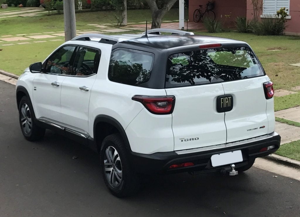 Capota de fibra para Toro Modelo Premium - Premium Capotas