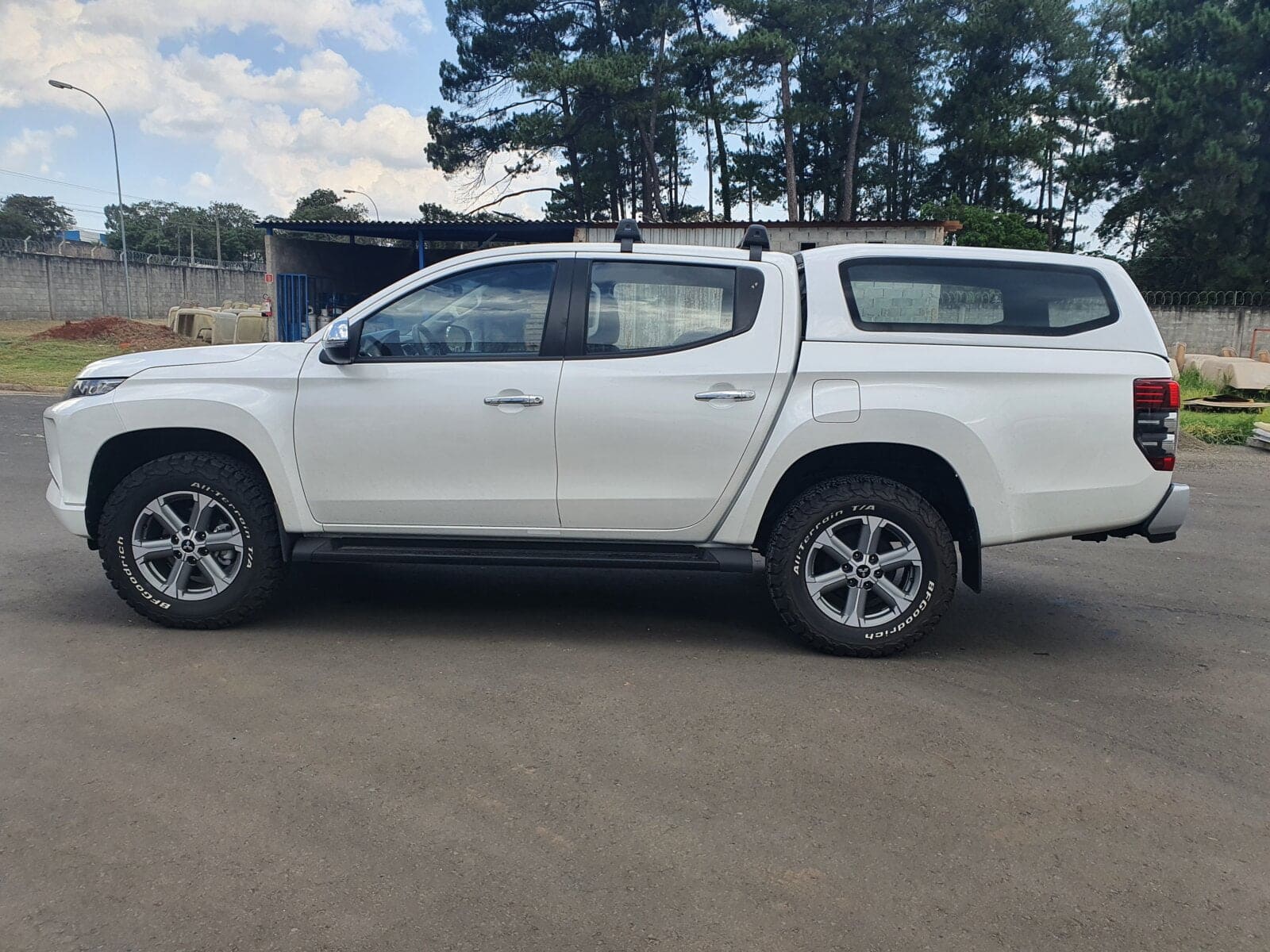 Capota de Fibra para L200 - Premium Capotas